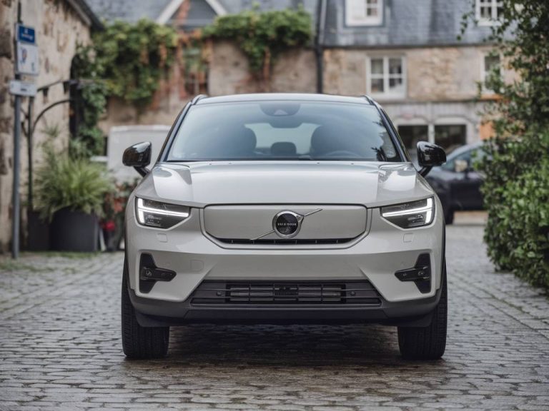 volvo EX3 petit SUV électrique - Terra Auto